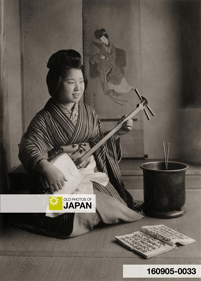 Inside 1910s • Japan's Vanished Portable Fireplaces | OLD PHOTOS of JAPAN
