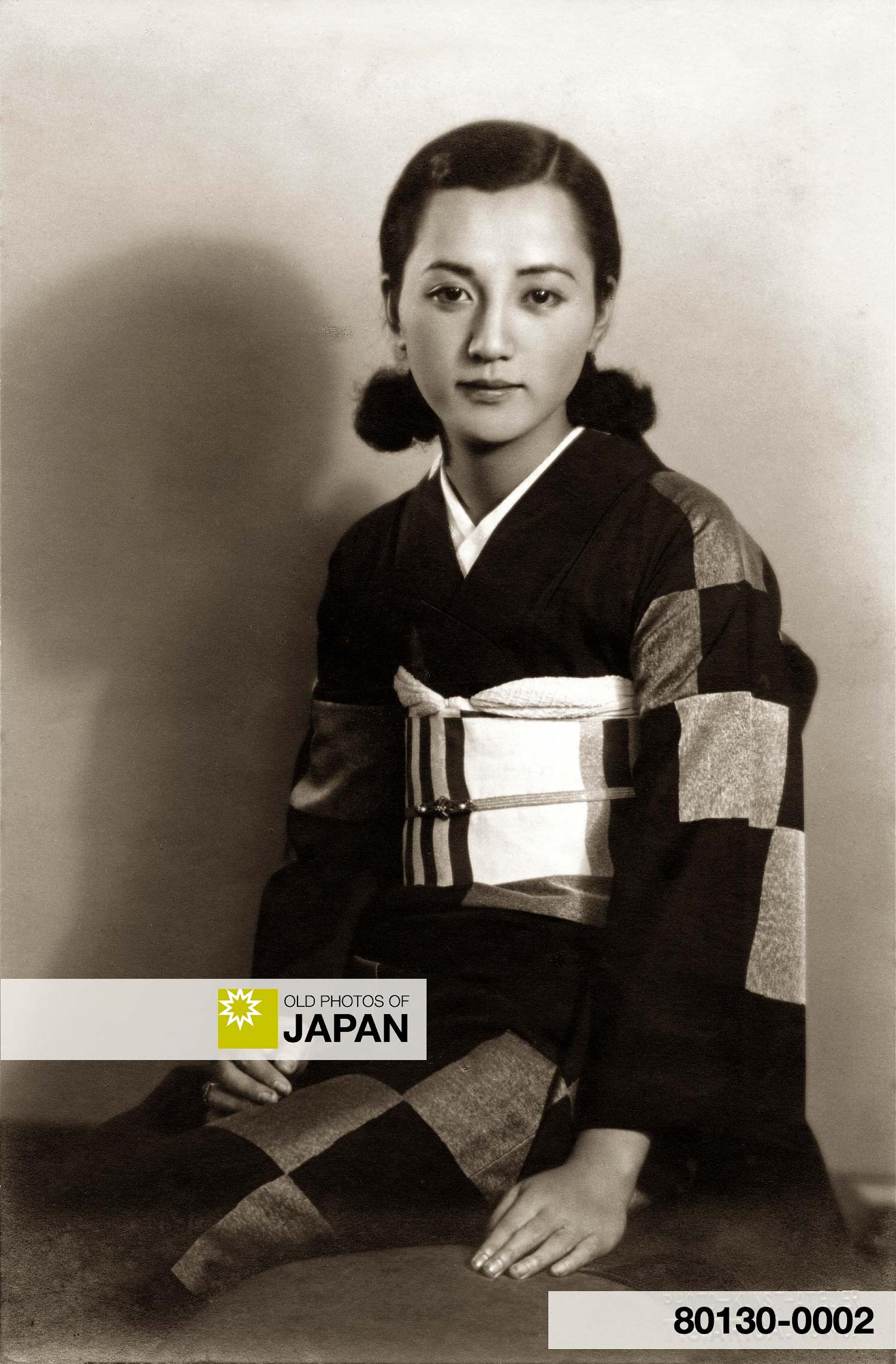 1930s • Kimono, but Modern Hairstyle | OLD PHOTOS of JAPAN